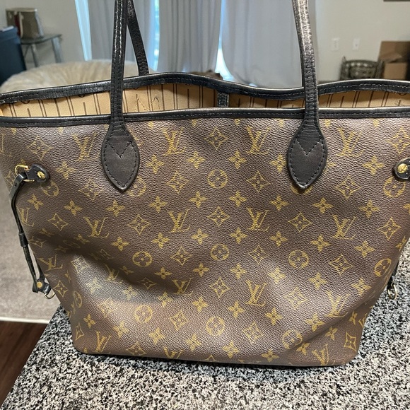 Louis Vuitton | Bags | Louis Vuitton Neverfull With Black Vachetta ...